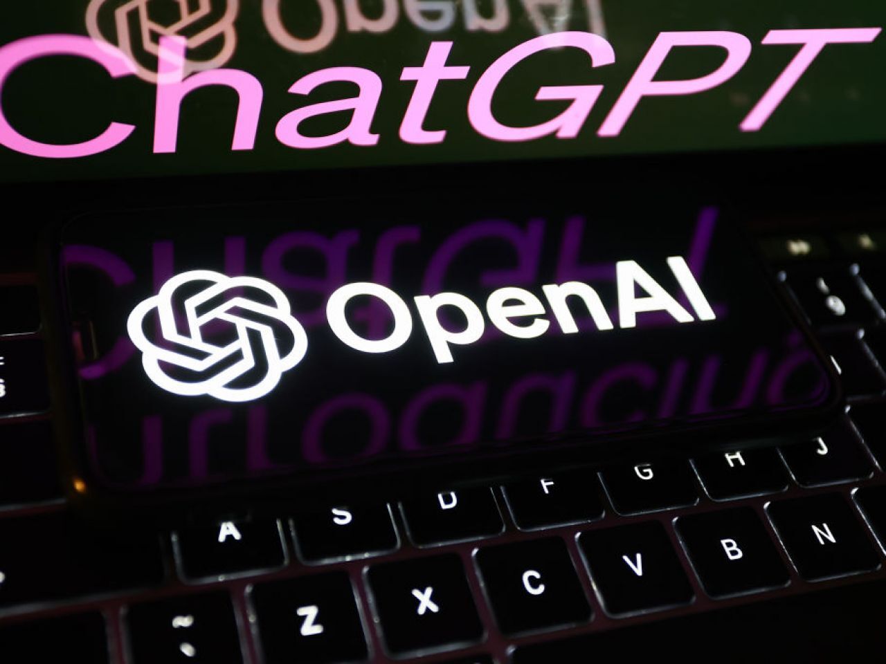 「ChatGPT」の使用に伴う6つのリスク、研究者らが指摘 - ZDNET Japan