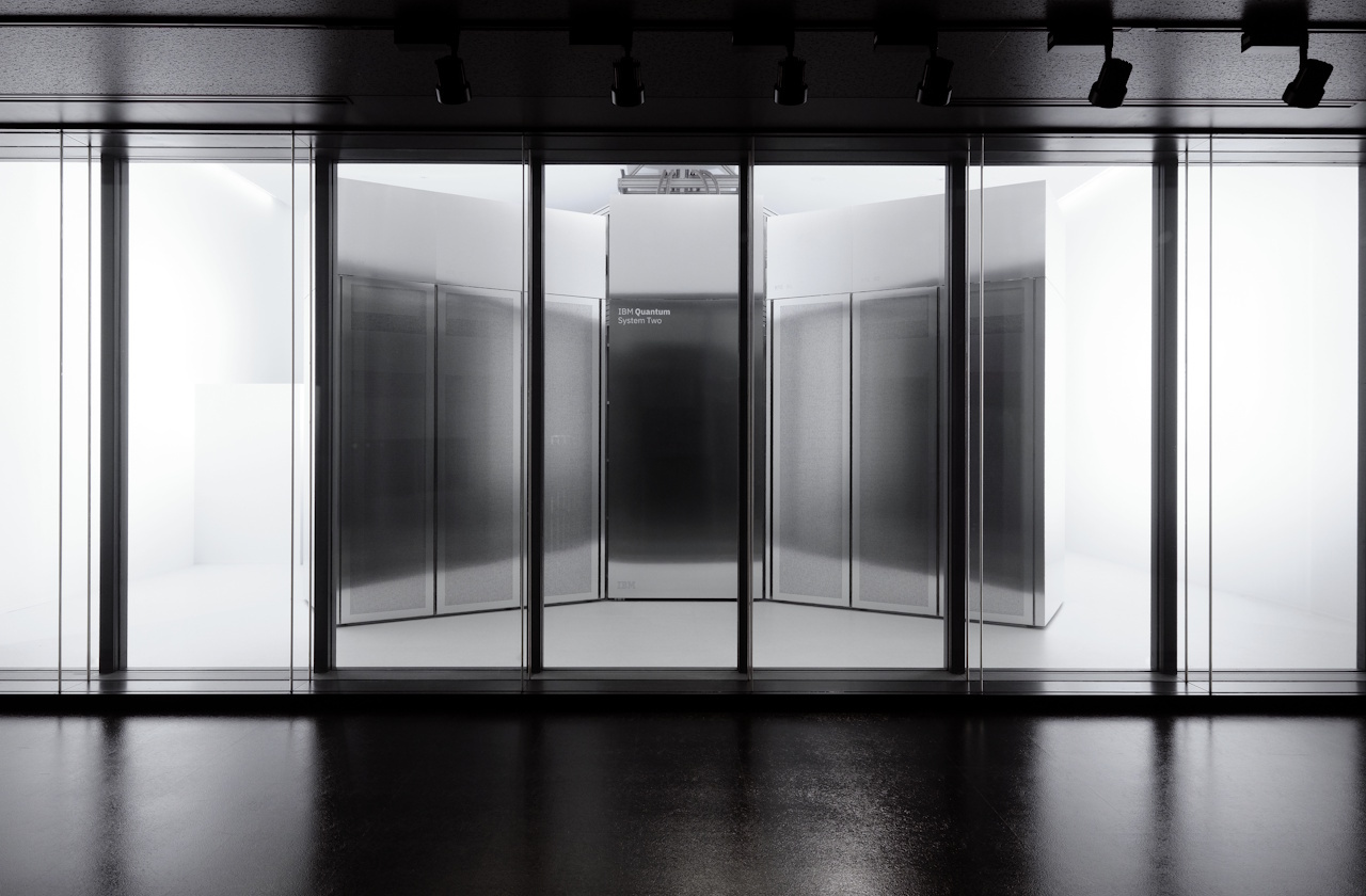 IBMと理研、量子コンピューター「IBM Quantum System Two」を本格稼働--スパコン「富岳」とも接続 - ZDNET Japan