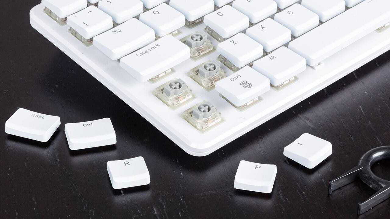 オールインワン型「Raspberry Pi 500+」が登場--高性能化とRGBキーボードで魅力倍増 - ZDNET Japan